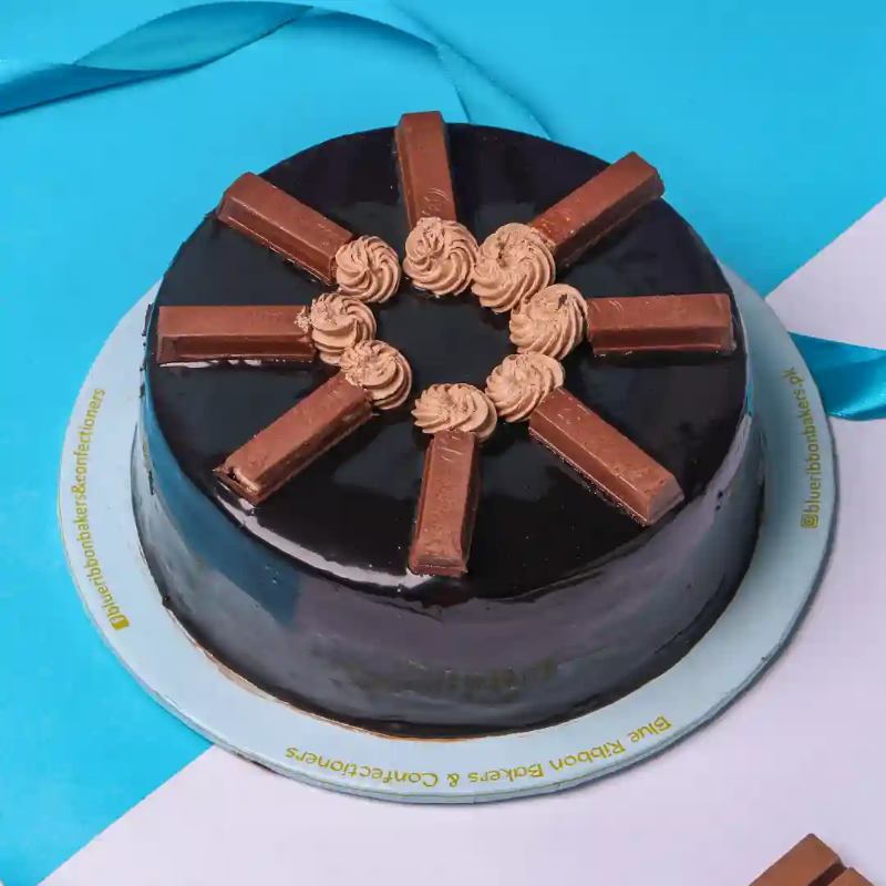 KitKat Cake | Blue Ribbon Bakery