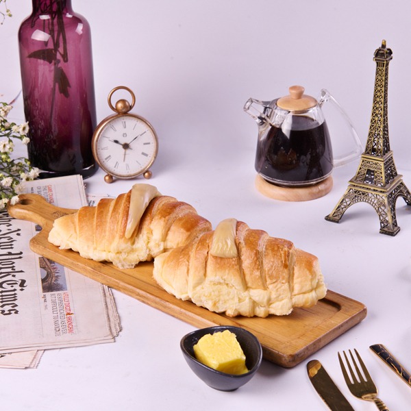 Order Cheese Croissant Box Pack Online | Bread & Croissants Near You!