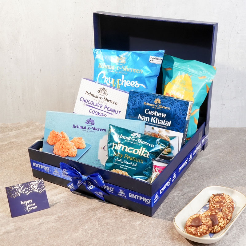 Order Signature Blue Hamper Online | Rehmat-e-Shereen